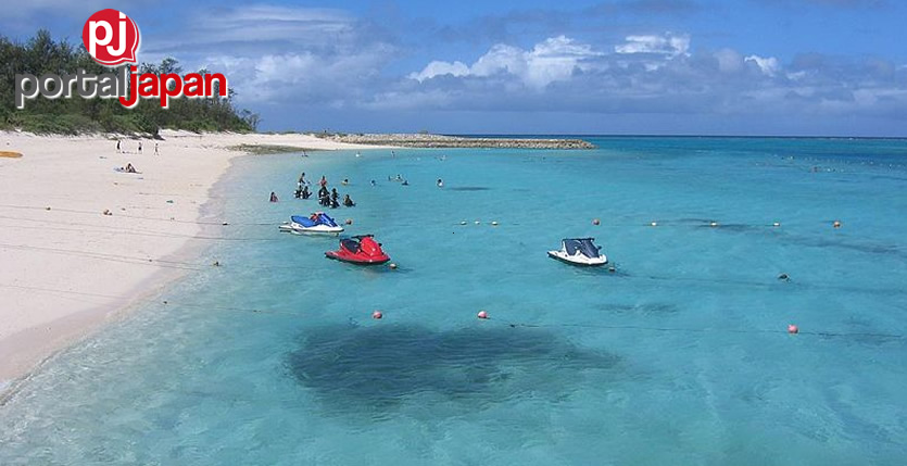Spring holidays bring tourists to Okinawa beaches - Portal Japan